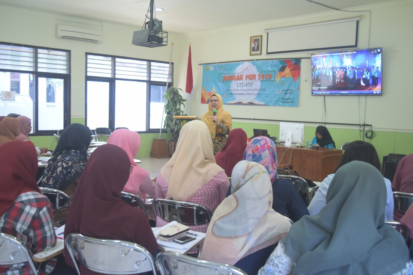 Sekolah PKM 1:CEDATIF (Ciptakan Ide Kreatif dan Aplikatif Melalui PKM ...
