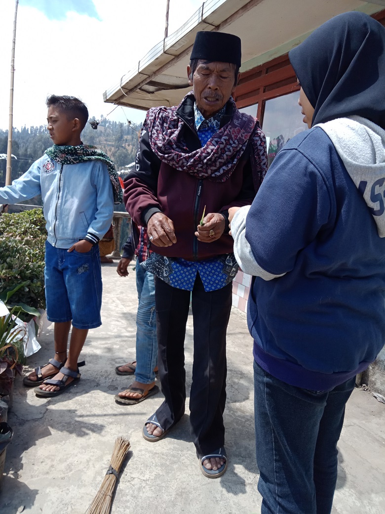 Studi Etnofarmasi Suku Tengger Desa Kandangan dan Mororejo Kecamatan ...